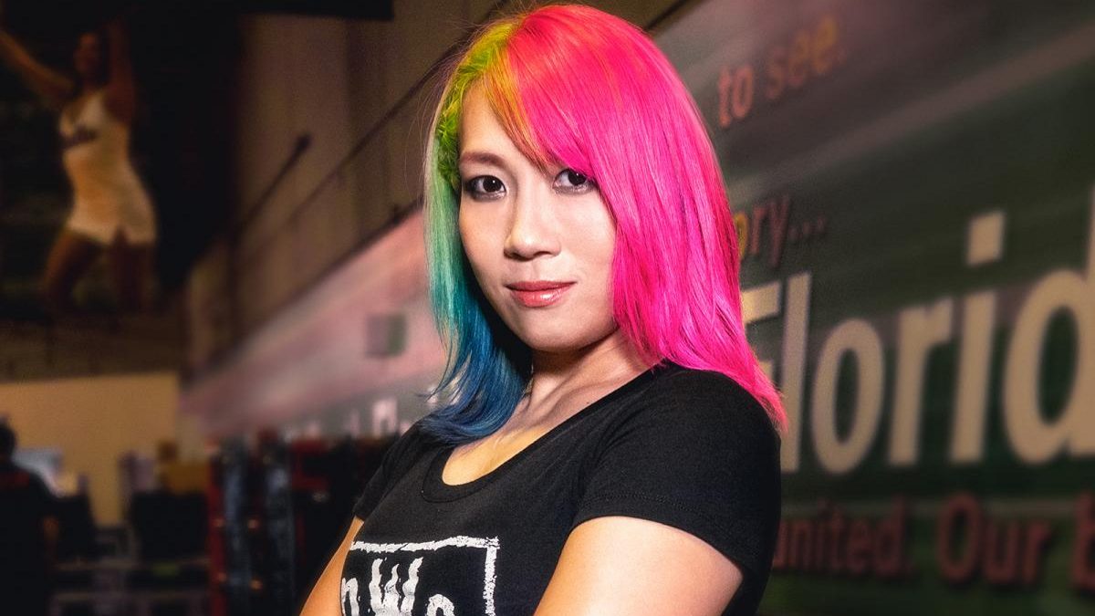 Asuka Seemingly Injured, Currently Wearing Arm Brace - WrestleTalk