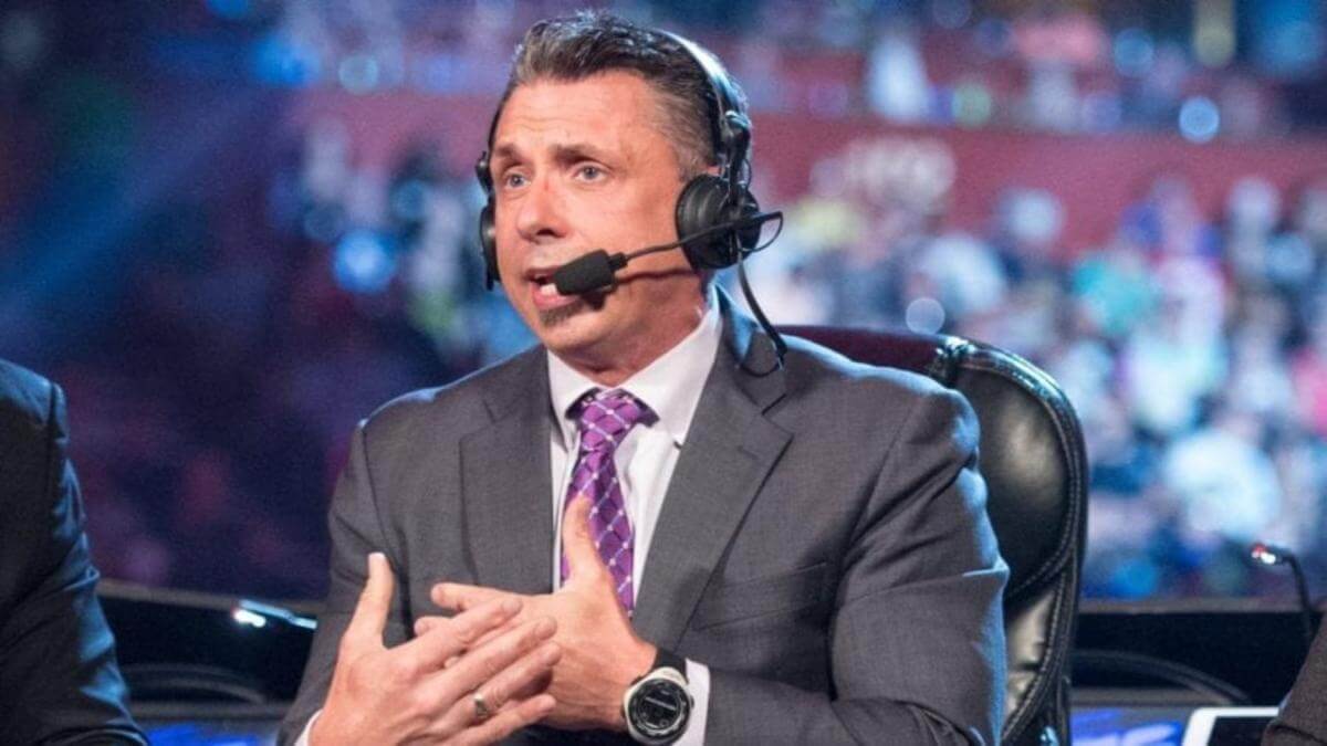 Watch Michael Cole Take An Accidental Bump On WWE SmackDown (VIDEO ...