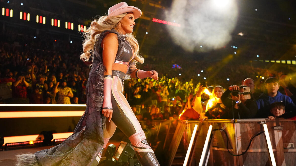 Trish Stratus WWE Status Update Following Royal Rumble Return - WrestleTalk