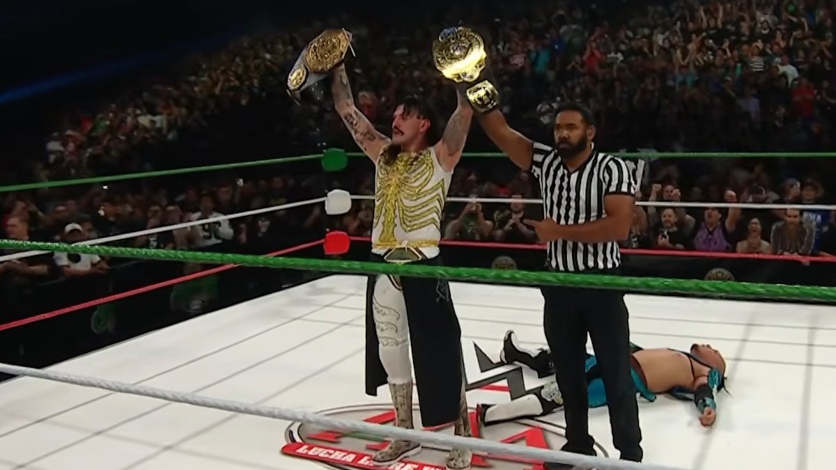 Dominik Mysterio Becomes Double Champion At WWE & AAA Worlds Collide - WrestleTalk