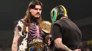 WWE Star Dominik Mysterio Doesn't Think He Will Reunite With His Father ...
